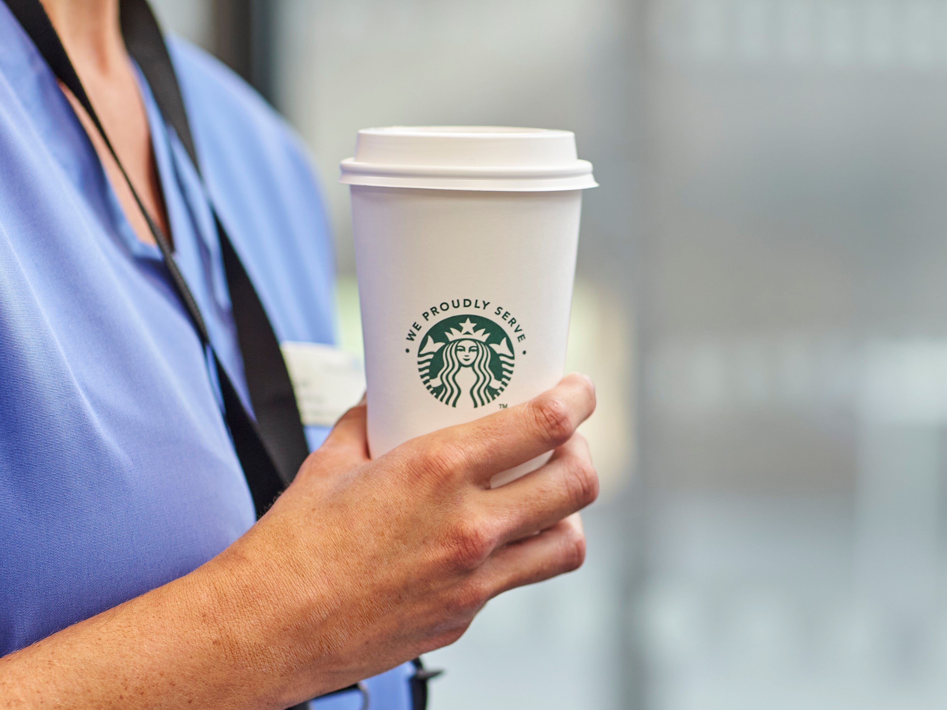 WE PROUDLY SERVE STARBUCKS™ | Boissons | Nestlé Professional